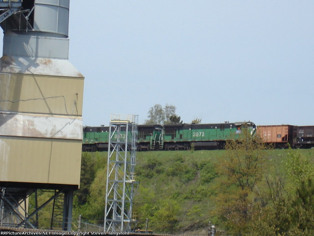 HEADING DOWN THE APROACH